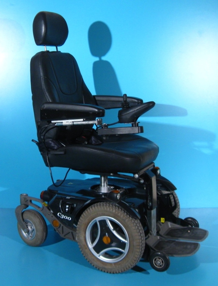 Carucior electric second hand Permobil C300 - 6 km/h | OrtoMag