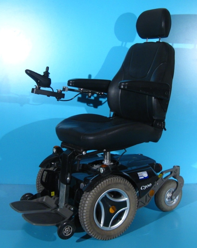 Carucior electric second hand Permobil C300 - 6 km/h | OrtoMag